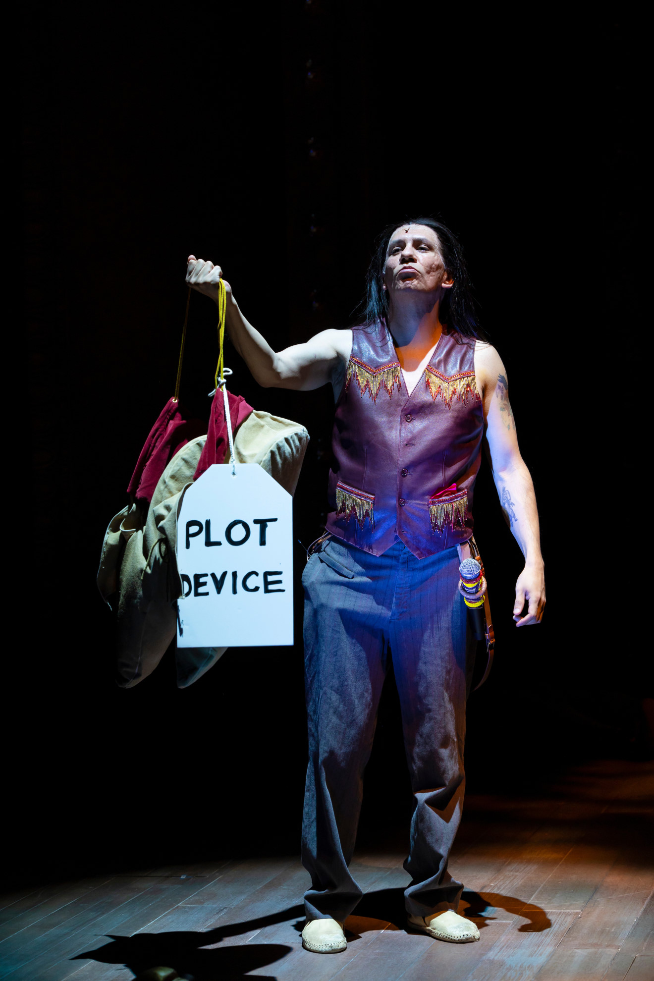 Between Two Knees – Play – Seattle Rep – Shows I've Seen | Theatre Reviews